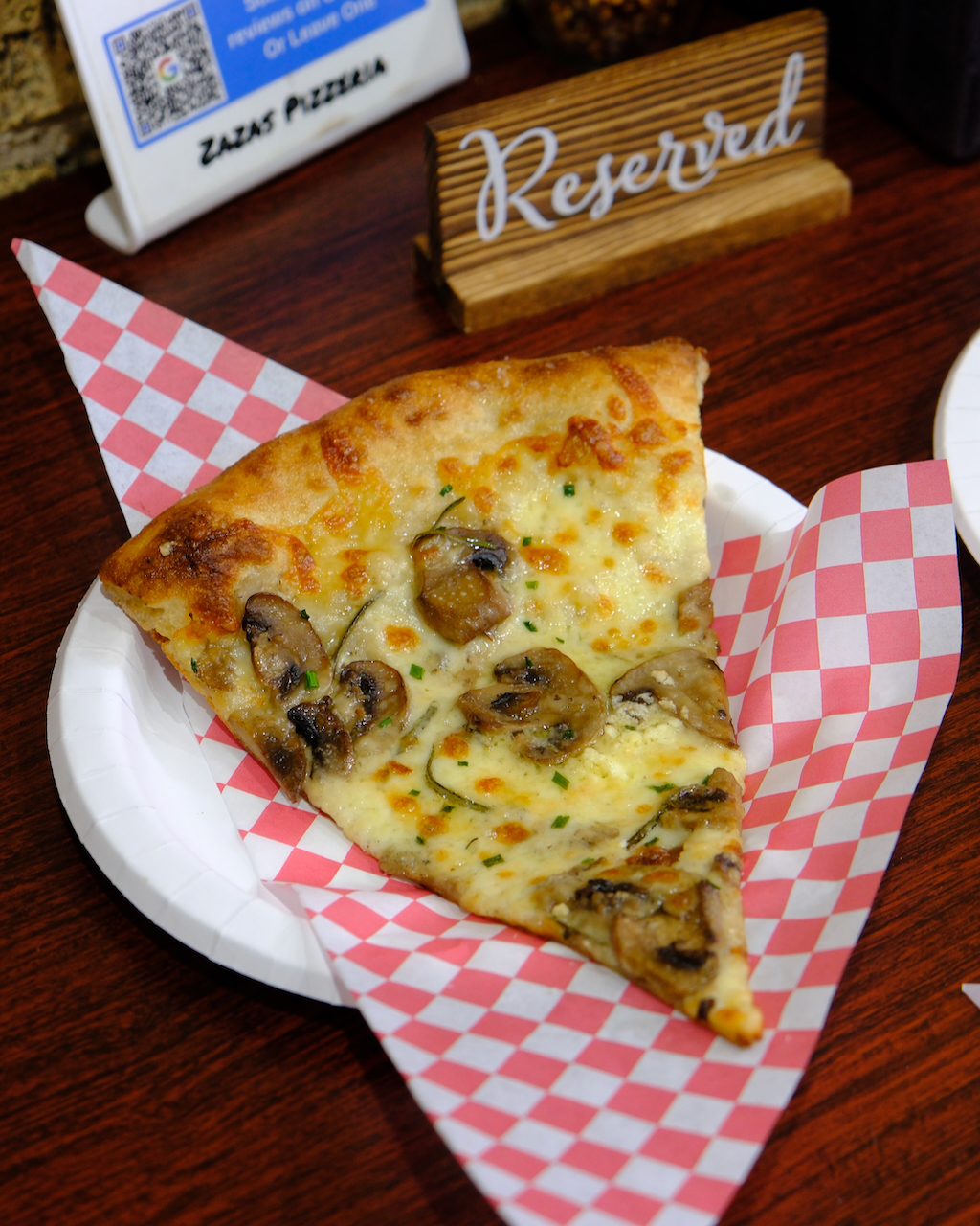 Zazas Pizzeria: excellent NY-style in Chicago | It’s Pizza Night!